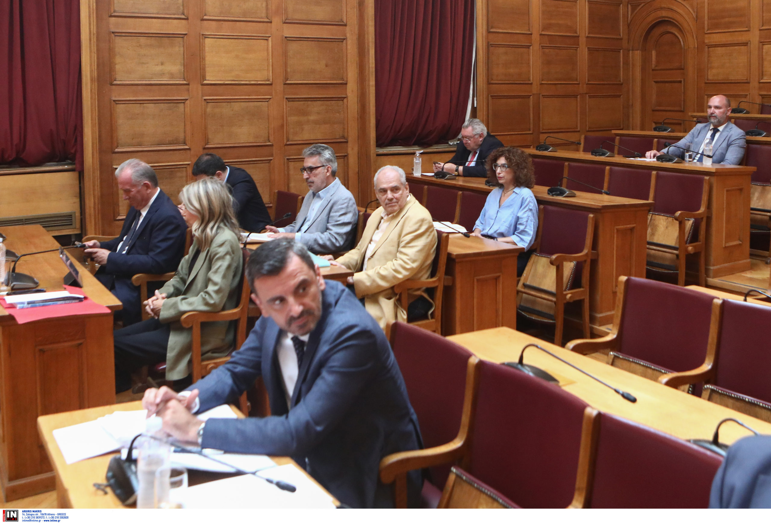 Προανακριτική για Τέμπη: Αποχώρησε και το ΚΚΕ – «Η φαρσοκωμωδία με ...