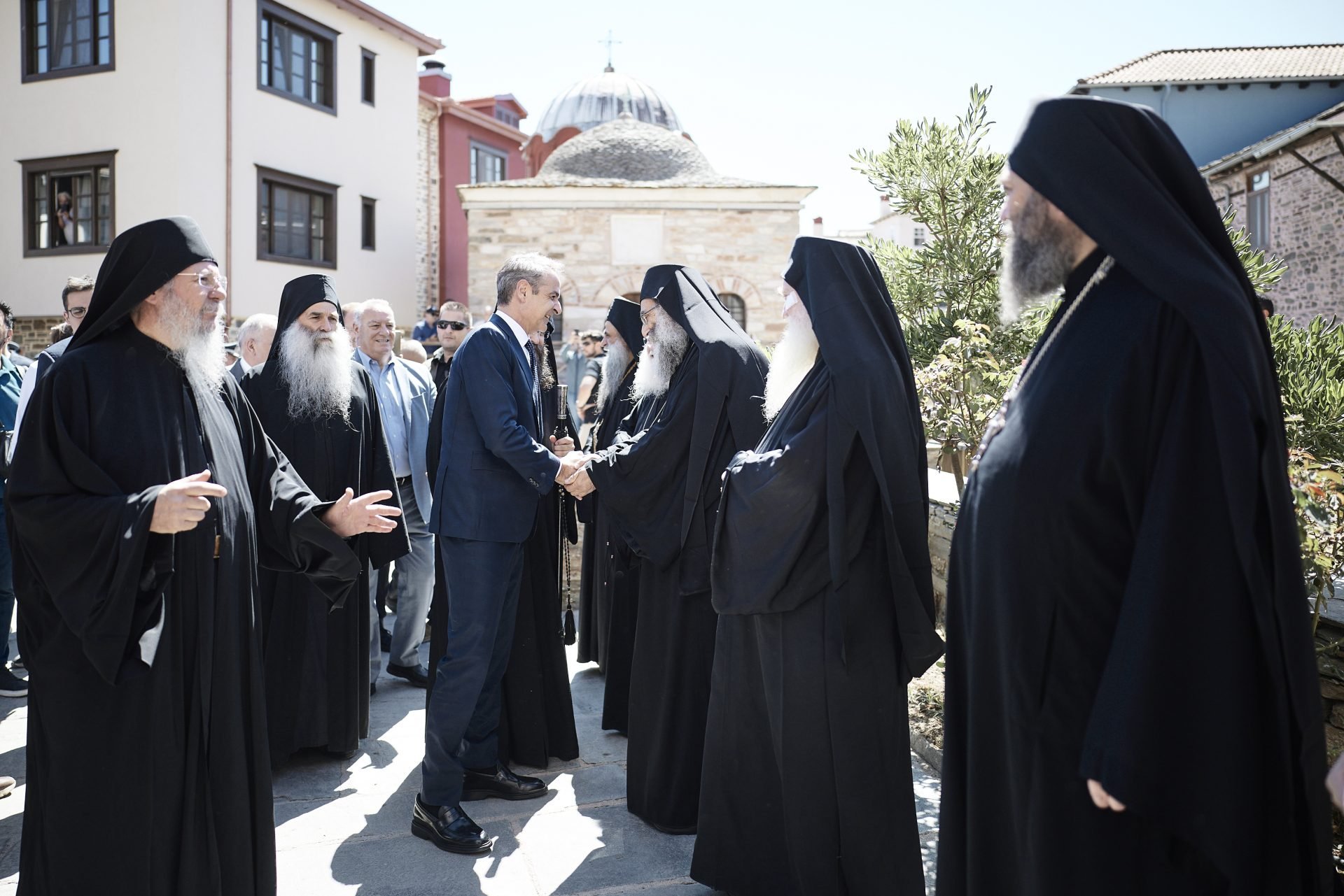 Τα μηνύματα πίσω από την επίσκεψη Μητσοτακη στο Αγιον Ορος
