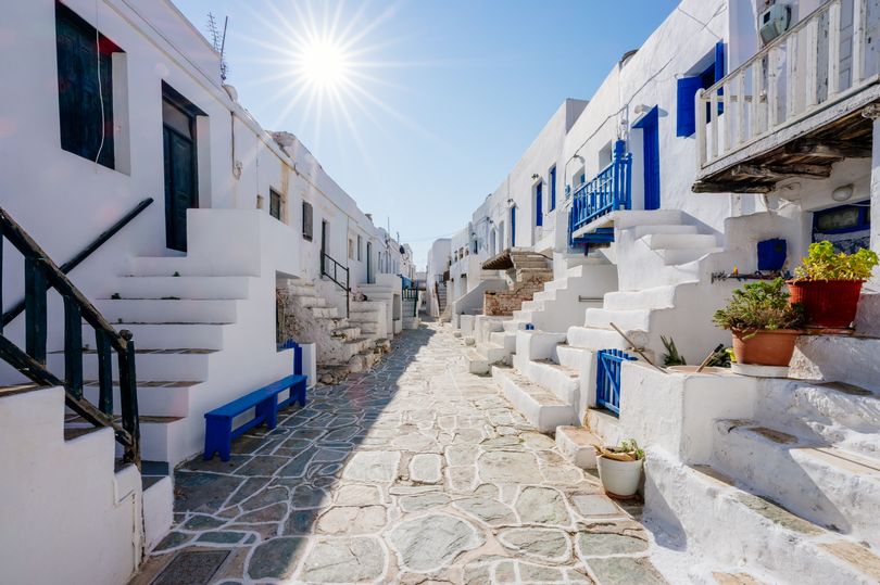 Greece issues five hour stop orders as temperatures hit 40C
