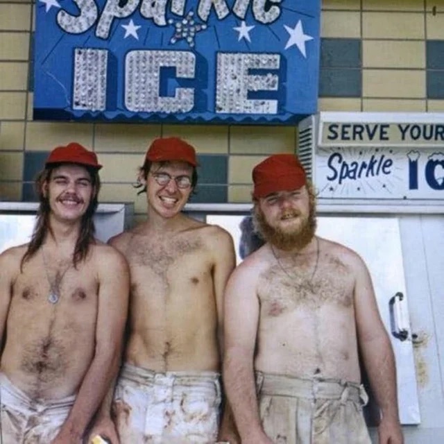 15 Sorta Clean-Shaven Photos Of ZZ Top In The 1970s