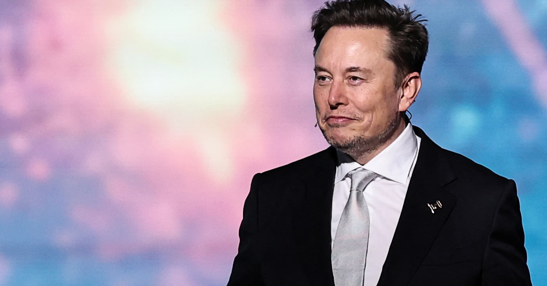 Elon Musk says Tesla needs to build 'gigantic chip fab' to meet AI and ...