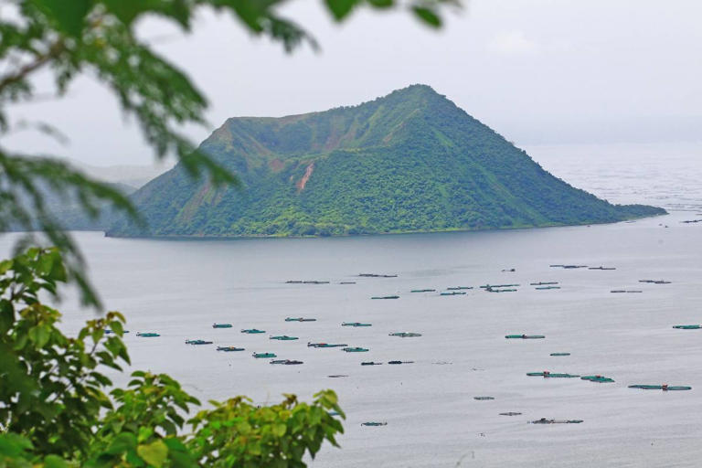 Phivolcs: Entry into volcanoes’ danger zones prohibited