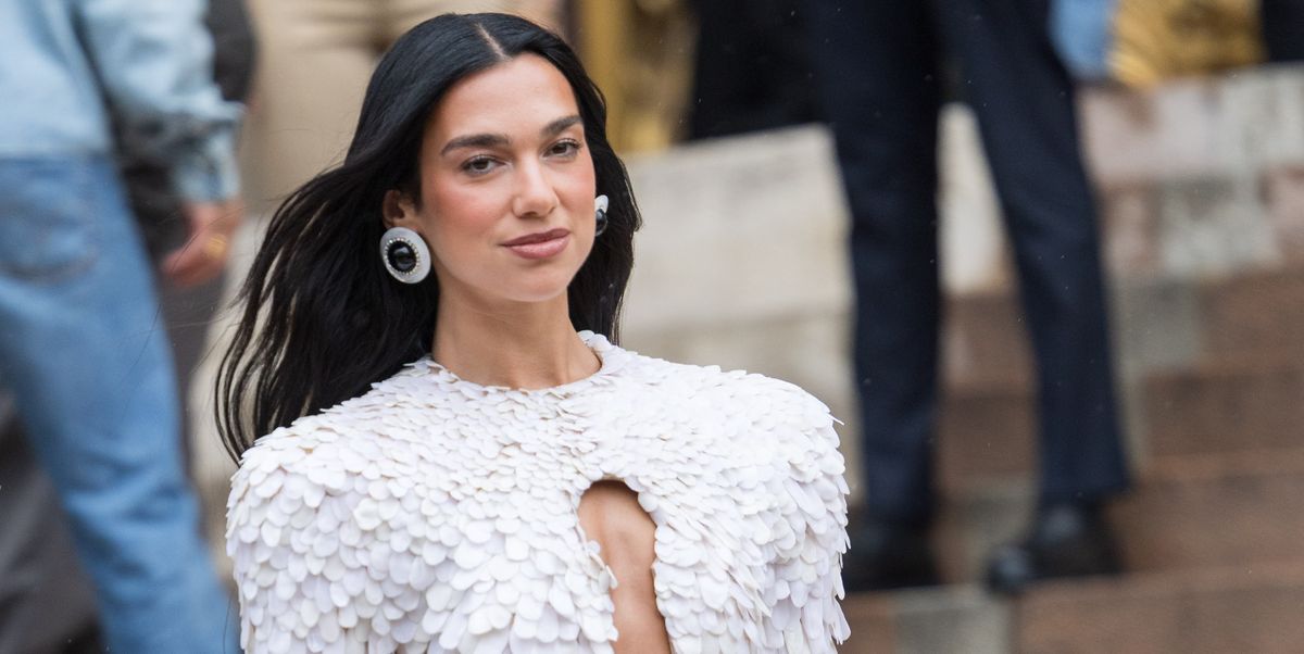 Dua Lipa Is a Majestic Creature Come to Life in Schiaparelli Haute Couture