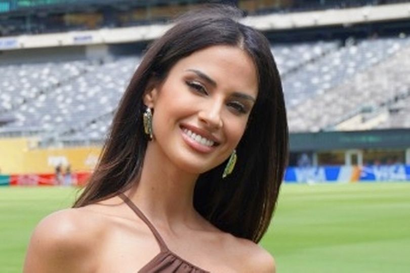 Jaw-dropping DAZN sports host nearly suffers wardrobe malfunction at ...