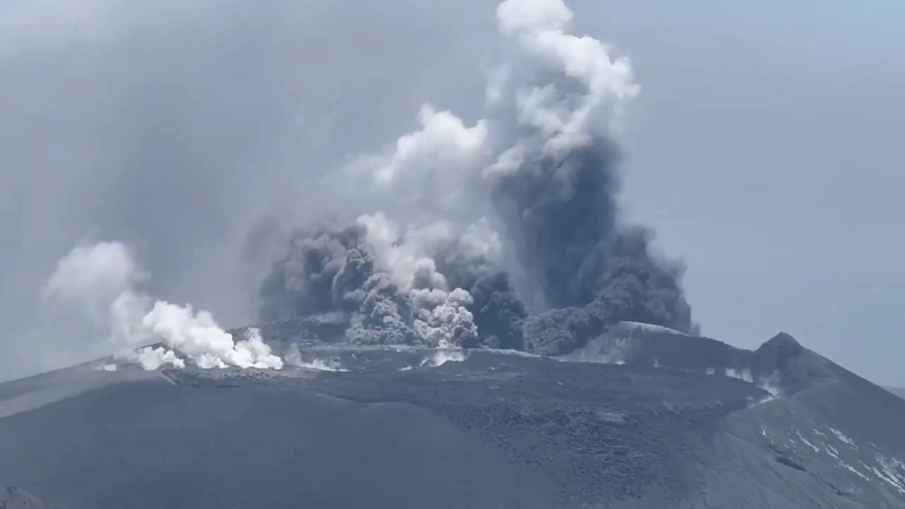 Mount Shinmoedake volcano rumbles as it erupts in Japan