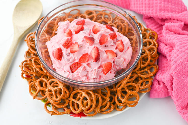 Strawberry Pretzel Fluff Dip