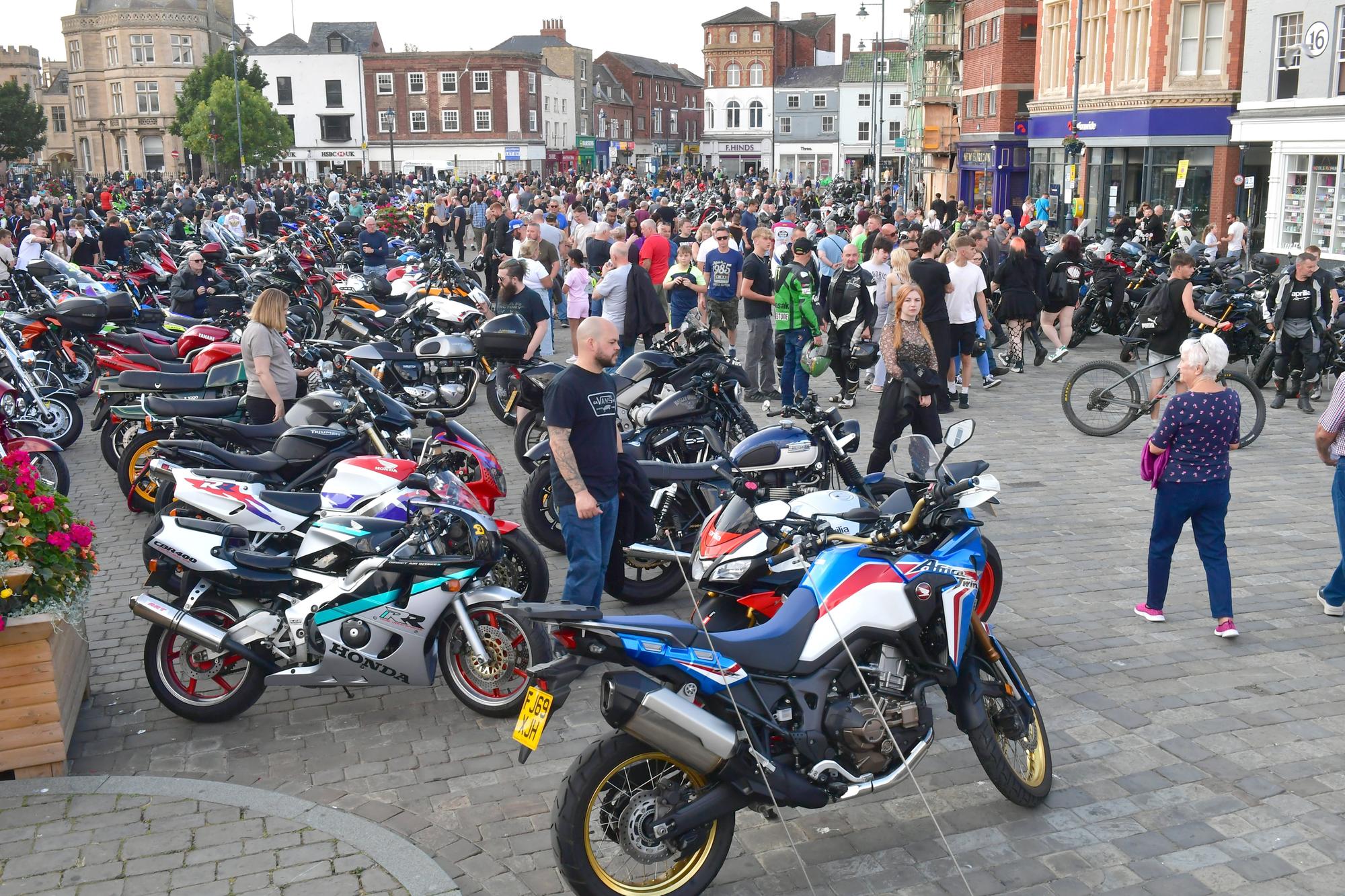 15 photographs from Boston Bike Night 2025