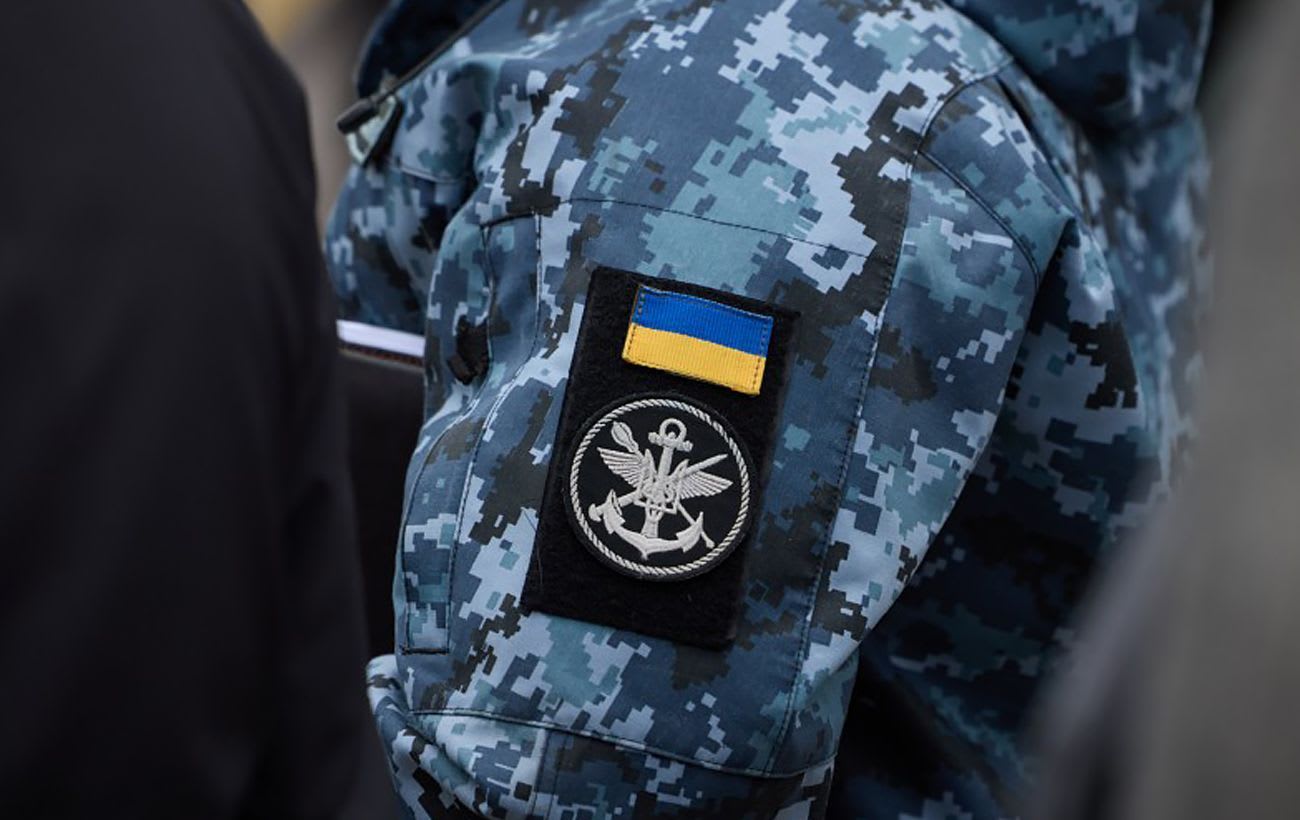 Ukraine's Navy raise national flag in Dachne, Dnipropetrovsk region ...