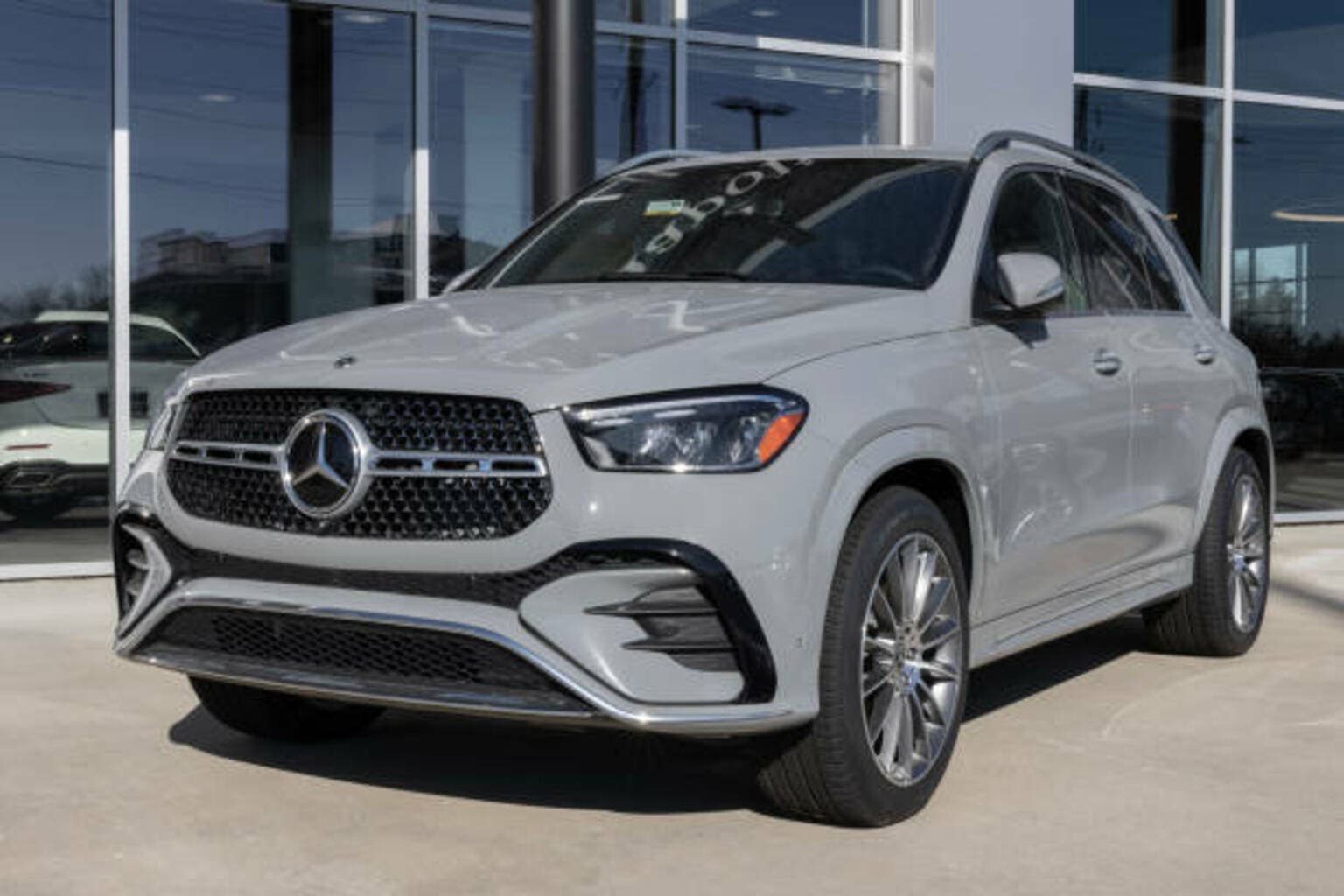 Mercedes-Benz sales fall 9% in Q2 amid tariff headwinds