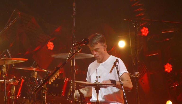 Pearl Jam Musician Leaves Iconic Grunge Band After 27 Years: 'I Am ...