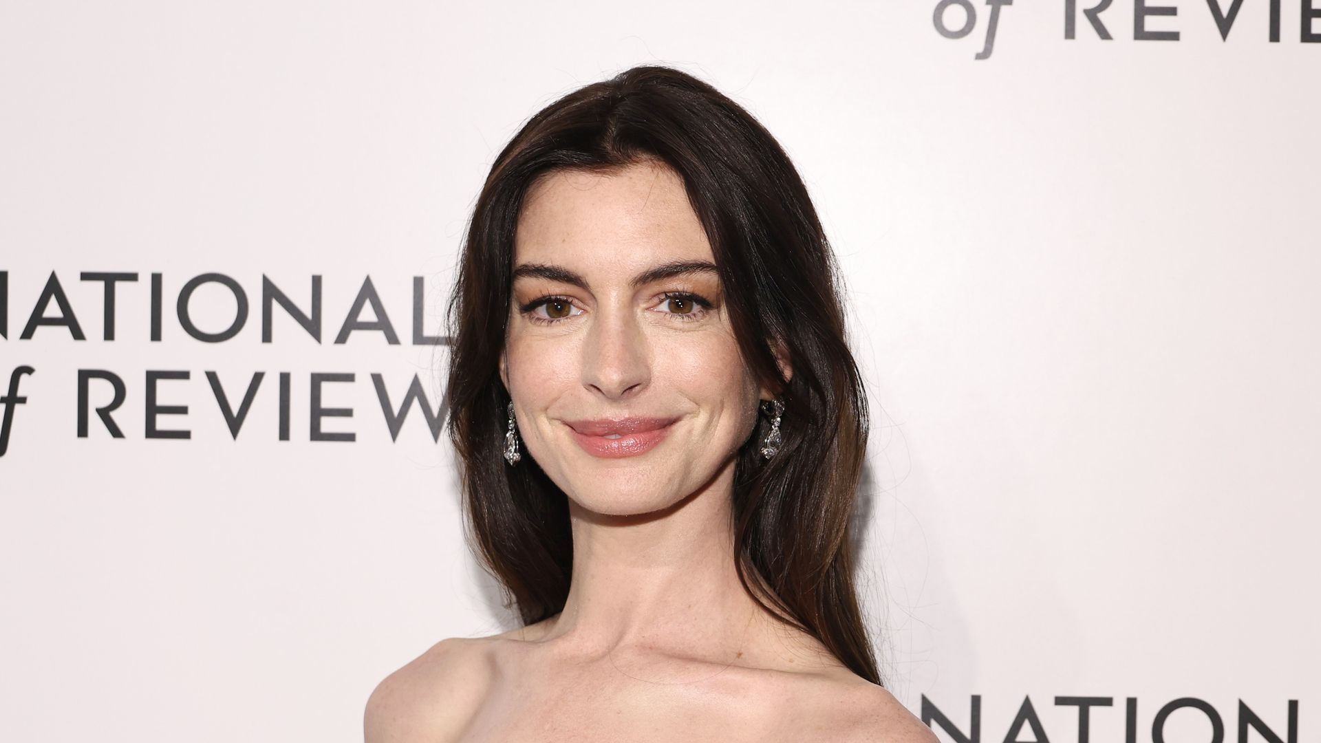 'Chilling' 6-part serial killer drama starring Anne Hathaway needs to ...