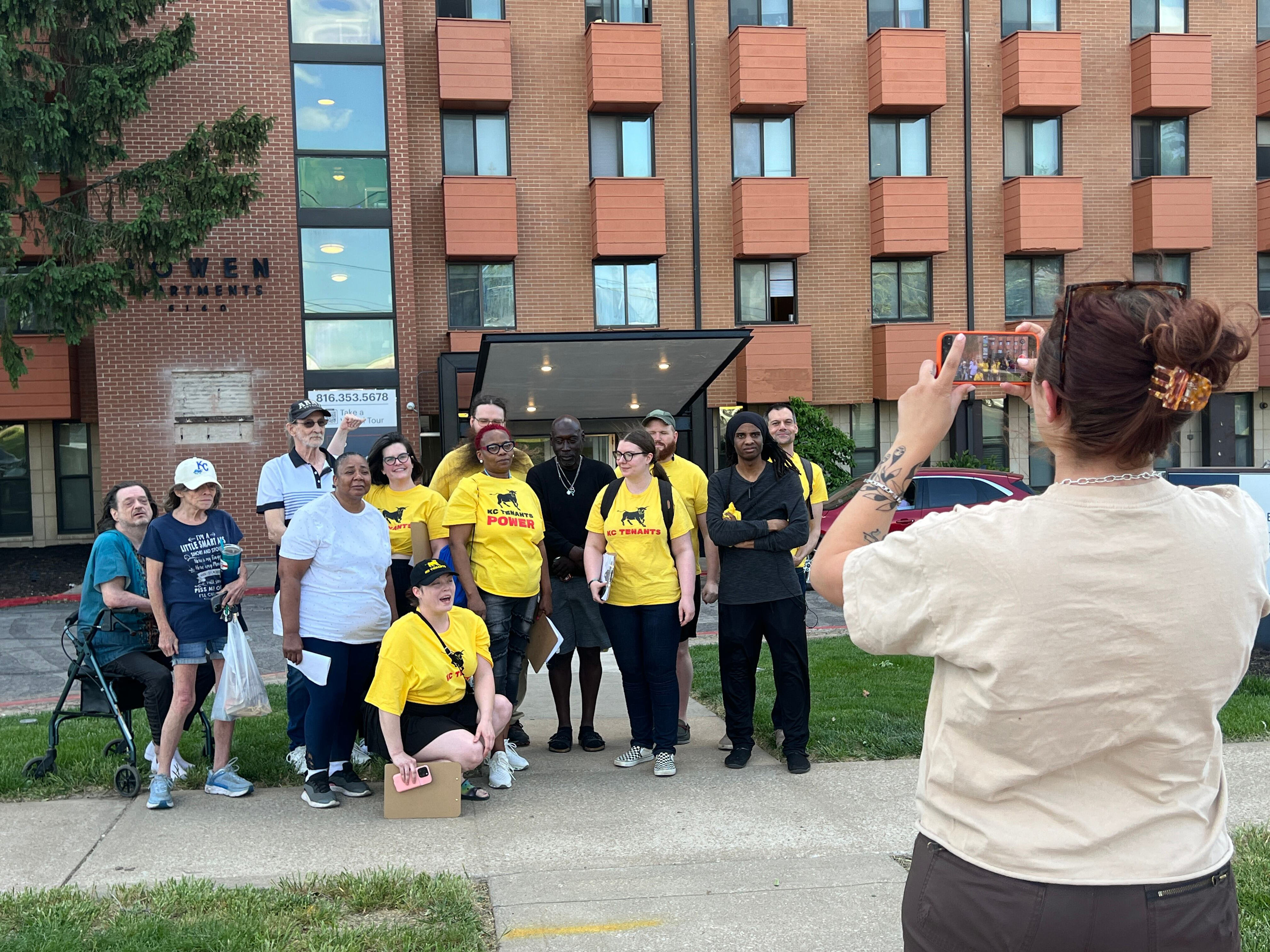 Bowen Tower residents create first tenants’ union in Raytown history