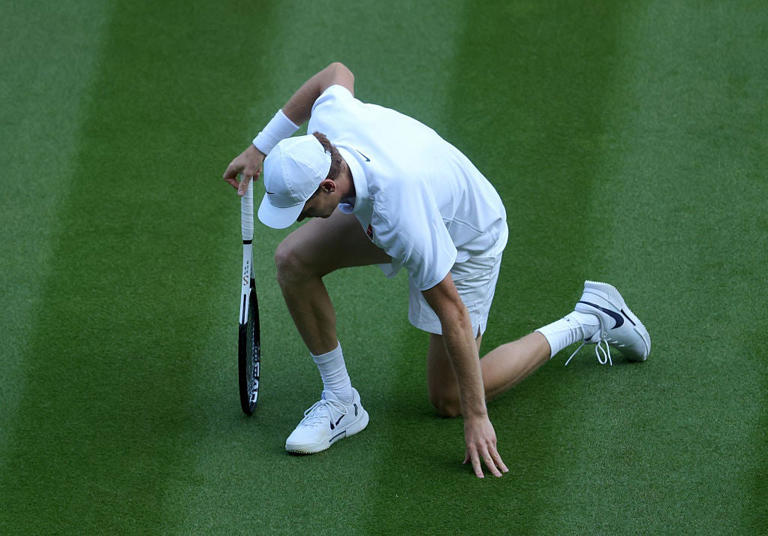 Jannik Sinner cancels Wimbledon practice session as injury fears grow