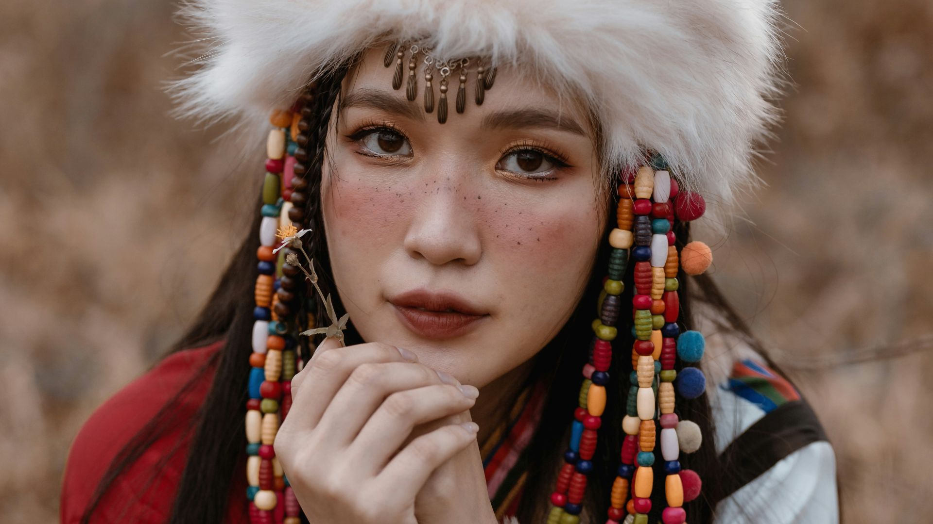 20 Traditional Hairstyles From All Over The World