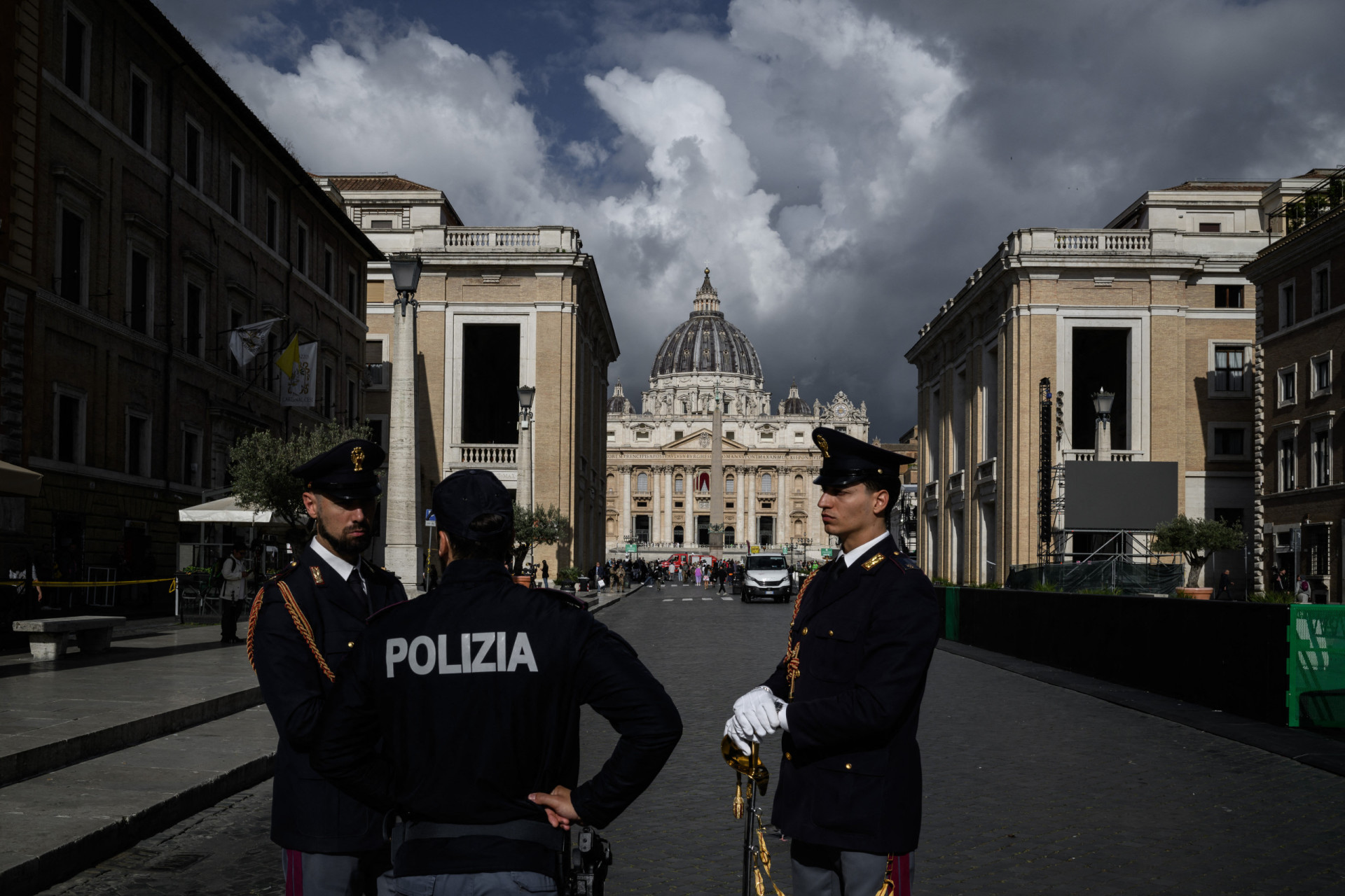 What police uniforms look like around the world