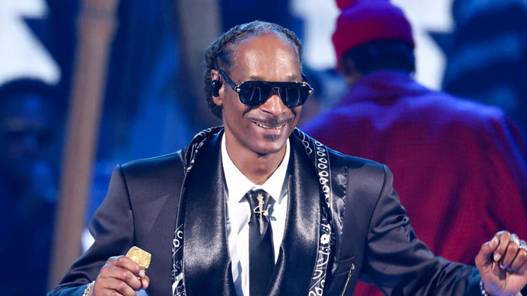 Snoop Dogg Introduces His New Puppy On Instagram