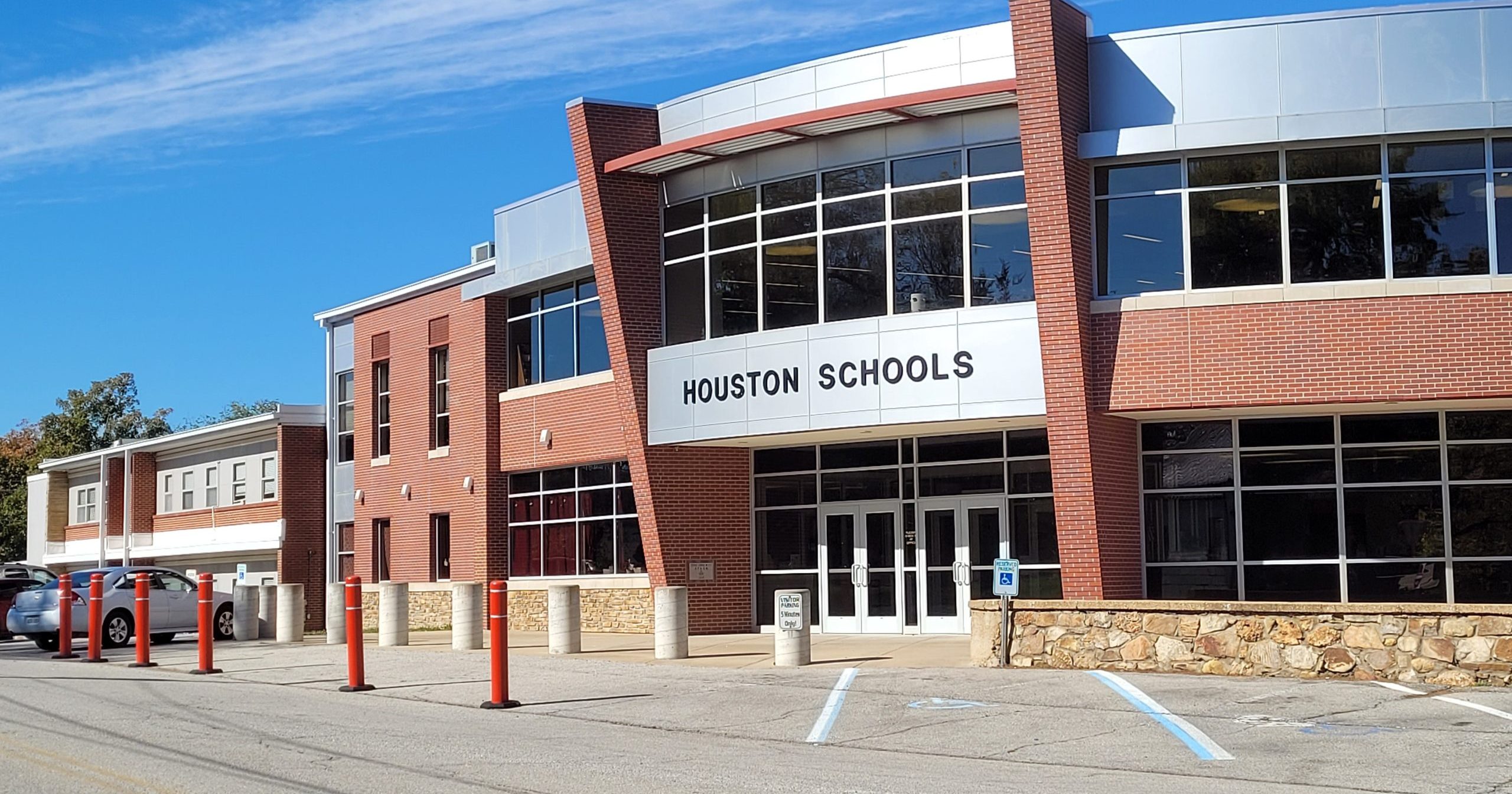 New video football scoreboard, new location approved by Houston board