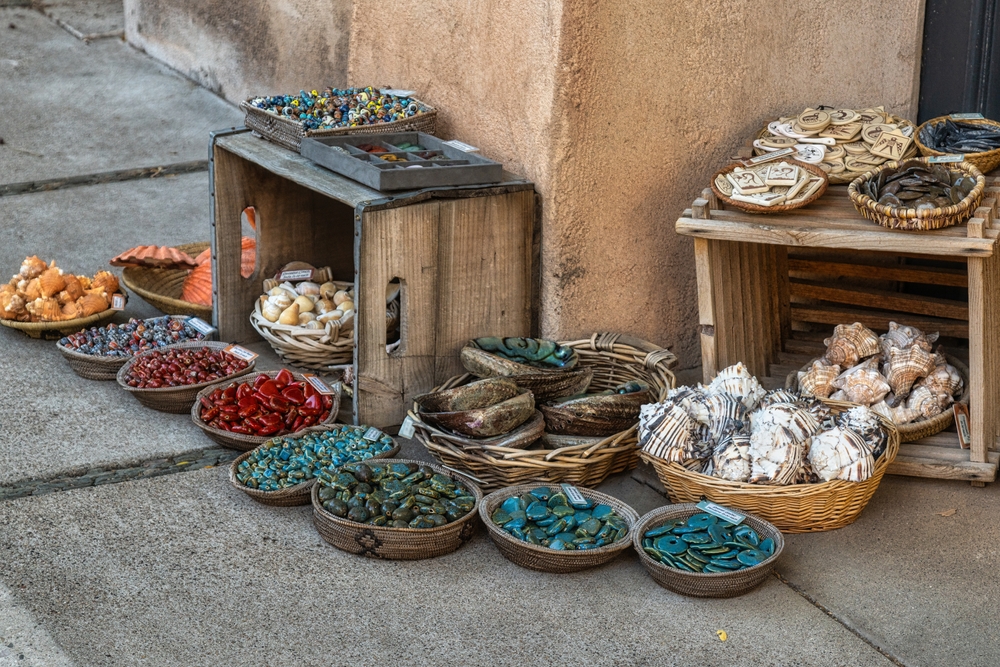 This terracotta village in Sedona preserves Old Mexico traditions and ...
