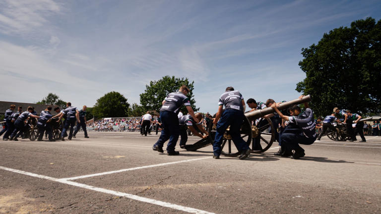 Royal Navy: Hotly contested Junior Field Gun Competition at HMS ...