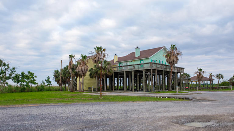This Stretch Of Louisiana's Gulf Coast Hides An Underrated State Park ...