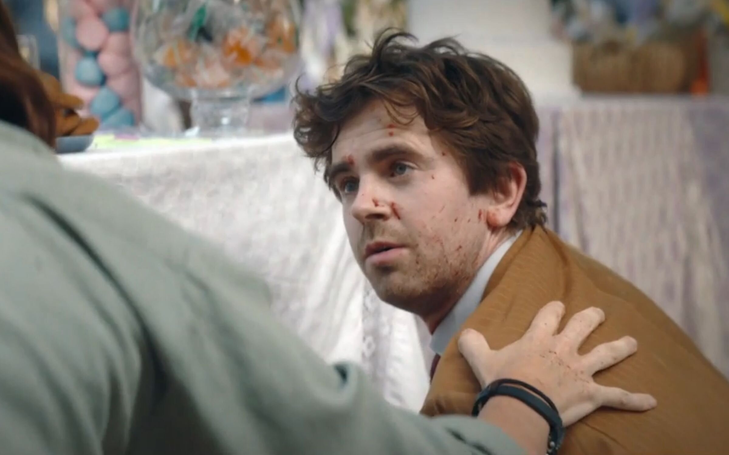 Freddie Highmore regresa a Mediaset con 'Asesina a sueldo', la nueva ...
