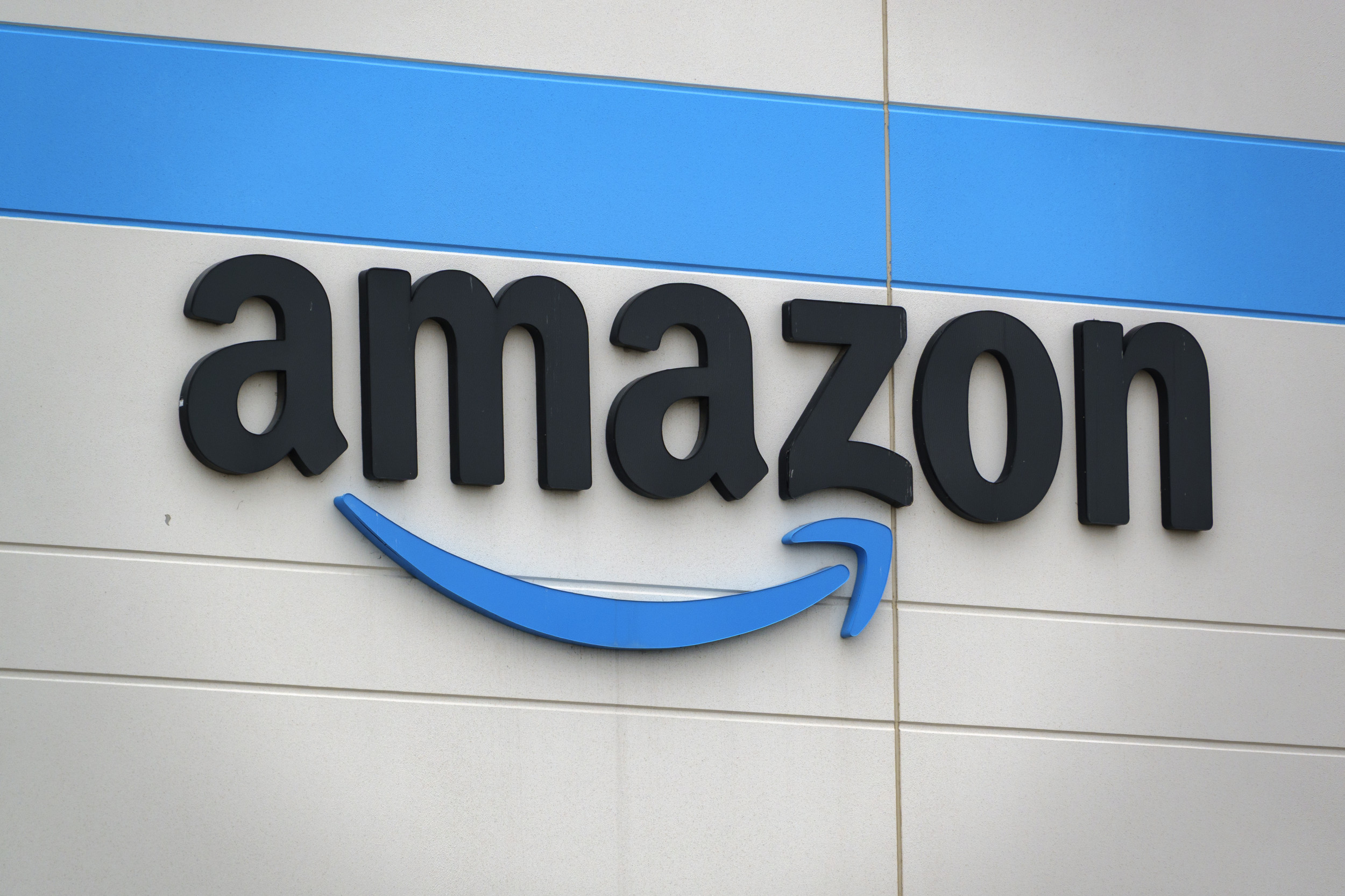 Amazon warns customers of new scam