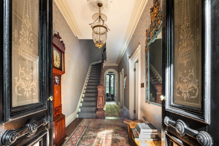Amy Schumer has slashed the price of her Brooklyn townhouse — which had ...
