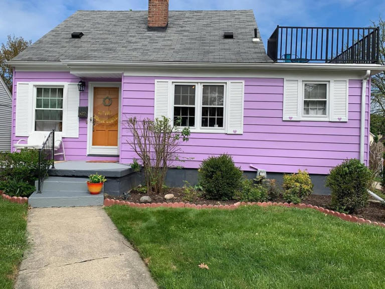 Homeowners shocked by neighbor’s handwritten note after painting their ...