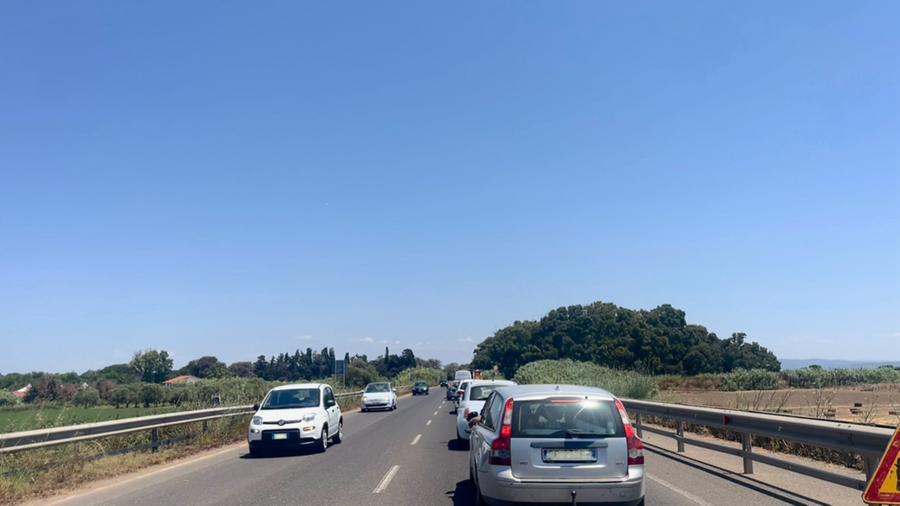 Oristano, lavori in corso sulla strada provinciale per Torregrande