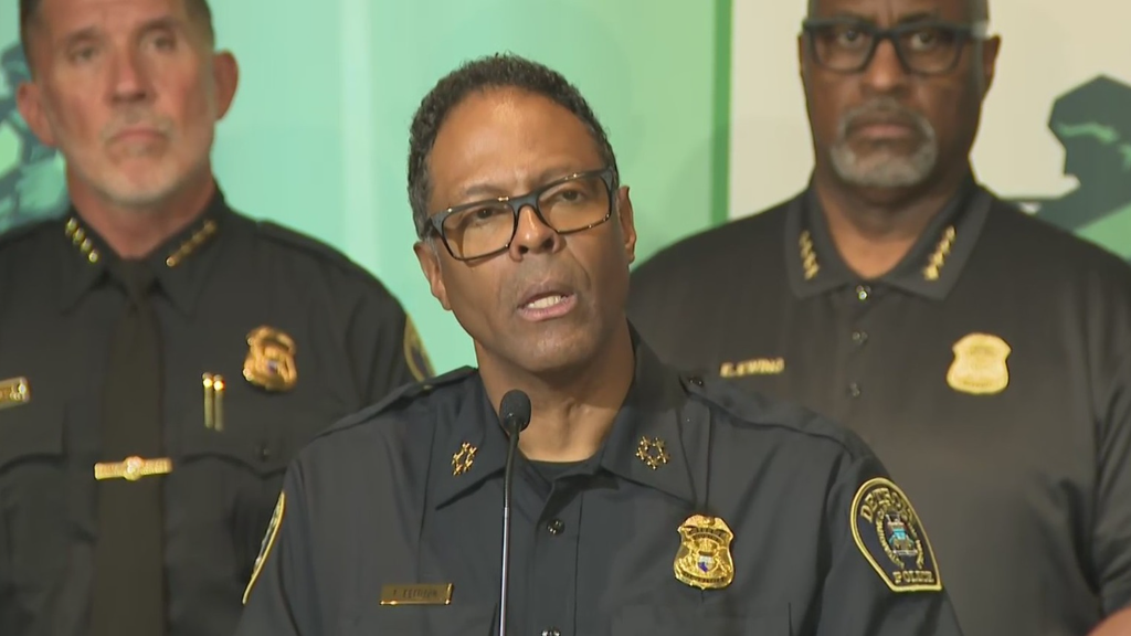 Detroit police, mayor promise strict enforcement of juvenile curfew laws