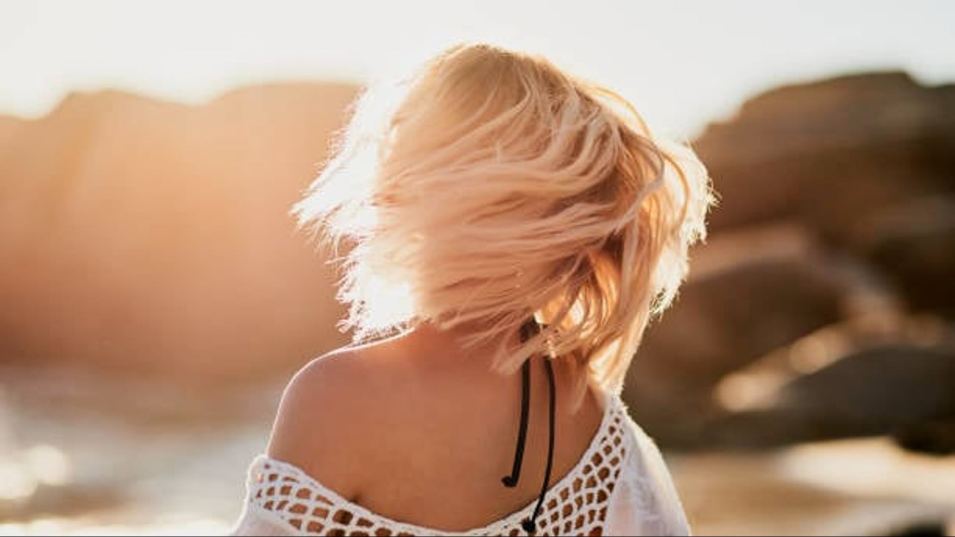 Come proteggere i capelli dal sole estivo