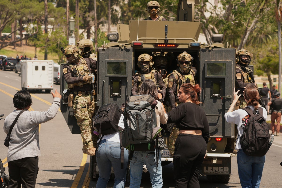 Immigration agents swarm MacArthur Park in Los Angeles in show of force ...