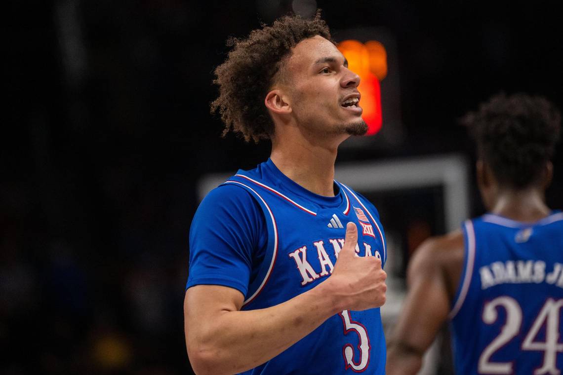 Former Kansas Jayhawks guard added to KU alumni team's roster for $1 ...