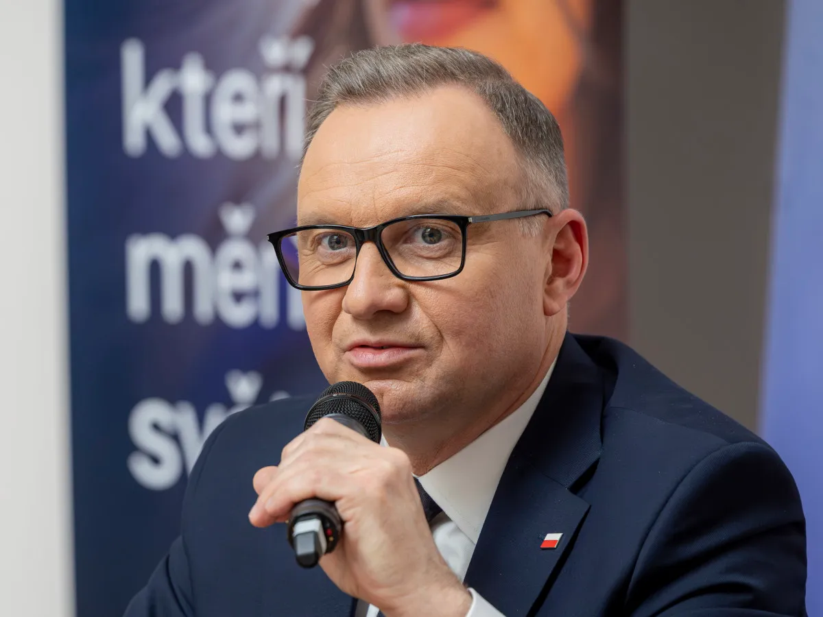 „Když přichází Rusové, znásilňují a vraždí.“ Co řekl polský prezident ...