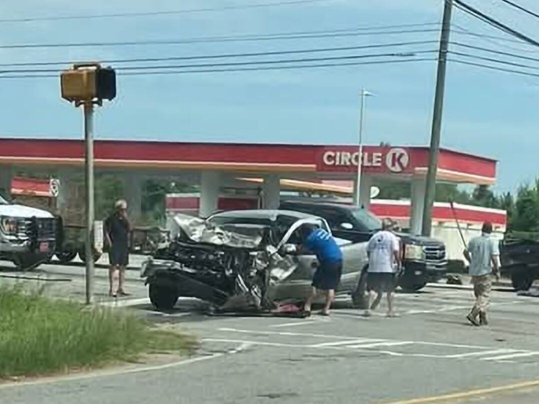 1 dead following multi-vehicle crash in Thomas County