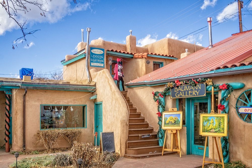 16 Small Cities With Free Art Galleries