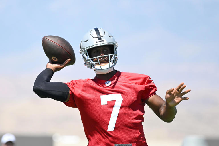 Geno Smith puts on a show in Raiders mock game