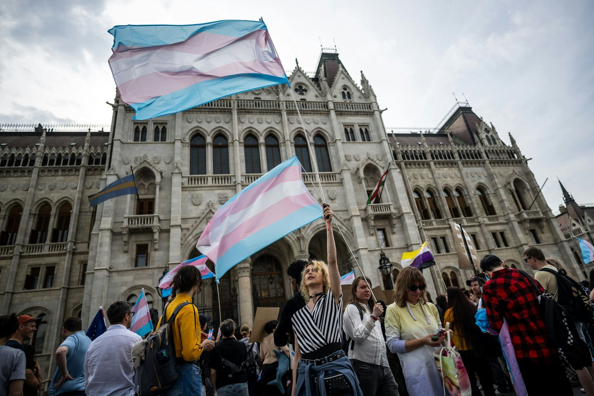 Geschlechtsidentität: Wenn sich Kind als trans outet: Wie Eltern gut ...