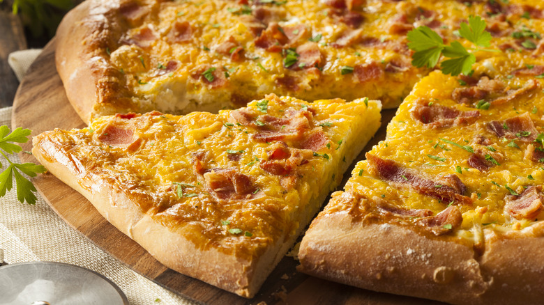 QuikTrip's Gas Station Breakfast Pizza Tastes Better With This One Add-On