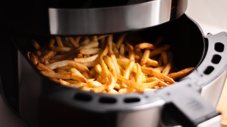 Mistakes You Should Avoid When Cooking Potatoes In An Air Fryer