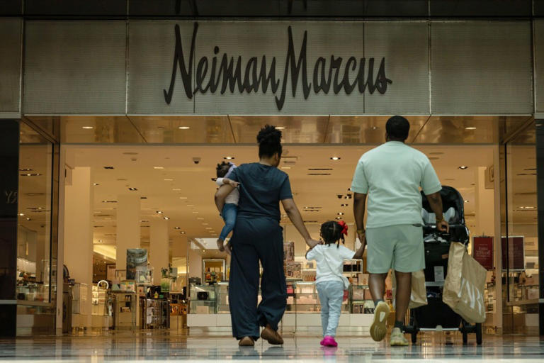 Sales at Saks Fifth Avenue, Neiman Marcus plunge after merger — while ...