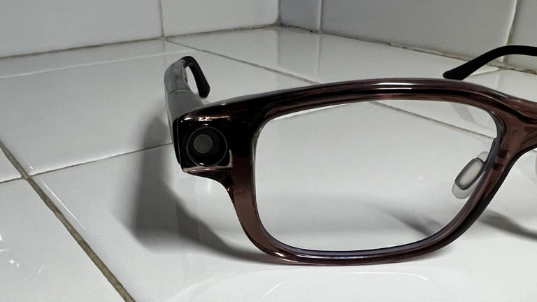 I Tried the Solos AirGo V to See How They Compare With Meta Ray-Bans