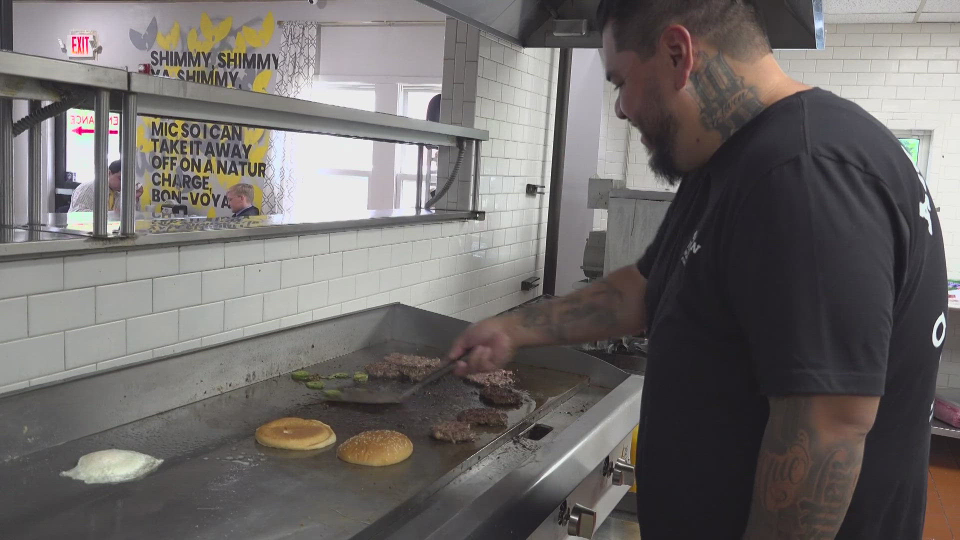 West Texas chef serves burgers for donations to help Texas flood victims