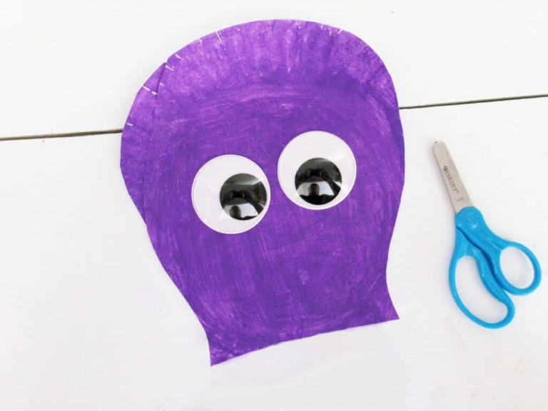 Easy Handprint Paper Plate Squid Craft for Toddlers and Preschoolers