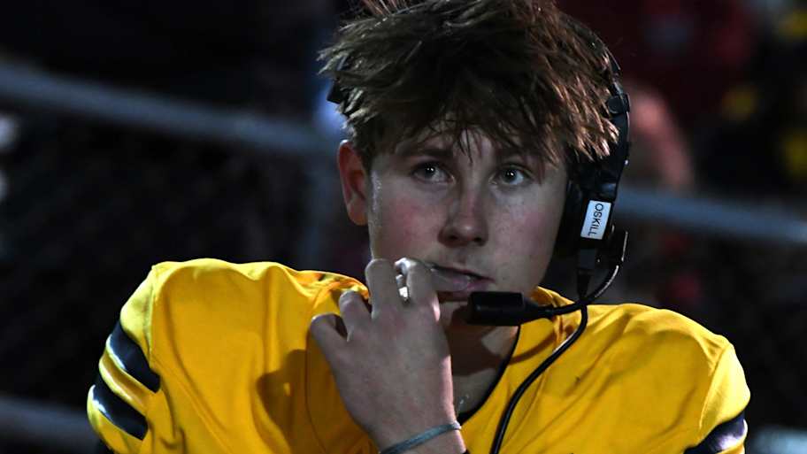 Moeller Star Matt Ponatoski Makes Commitment to Play Two Sports at Kentucky