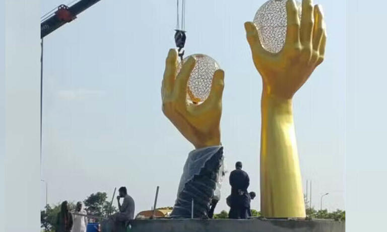 Golden hand monument in Islamabad sparks confusion on social media