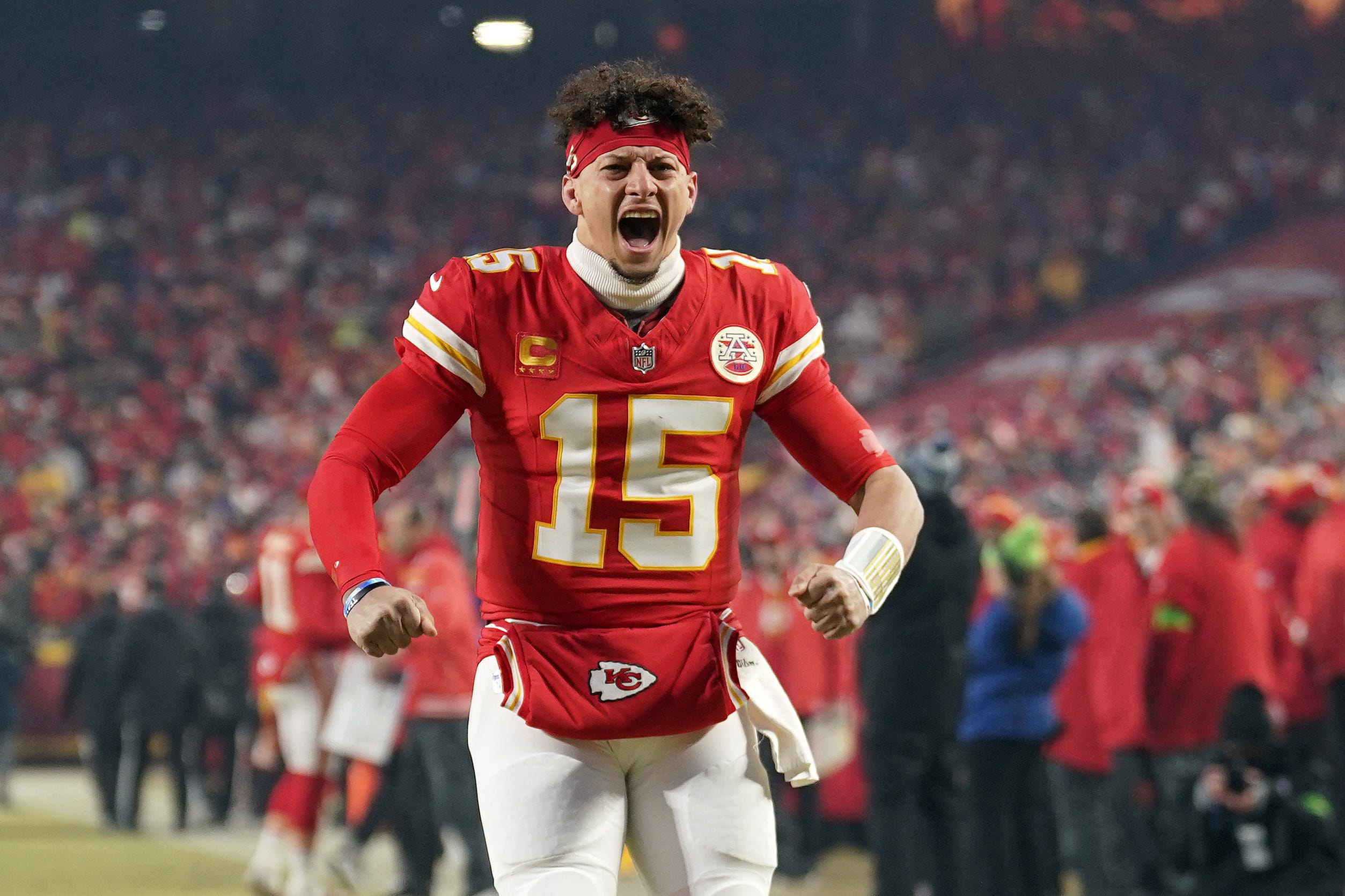 NFL execs, coaches, and players rank Chiefs' Patrick Mahomes as the top ...