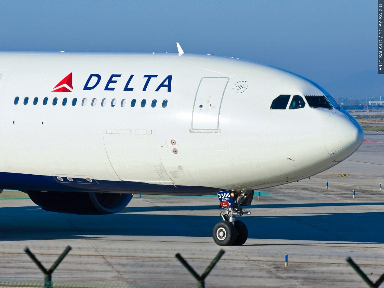 Delta pilot avoids collision with small aircraft on BNA runway