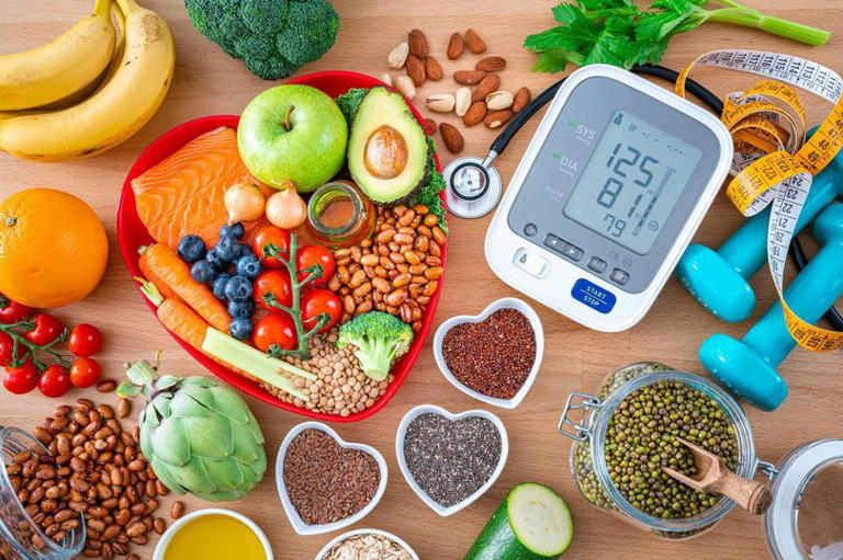 Cardiologist reveals two foods that lower cholesterol 'just like statins'