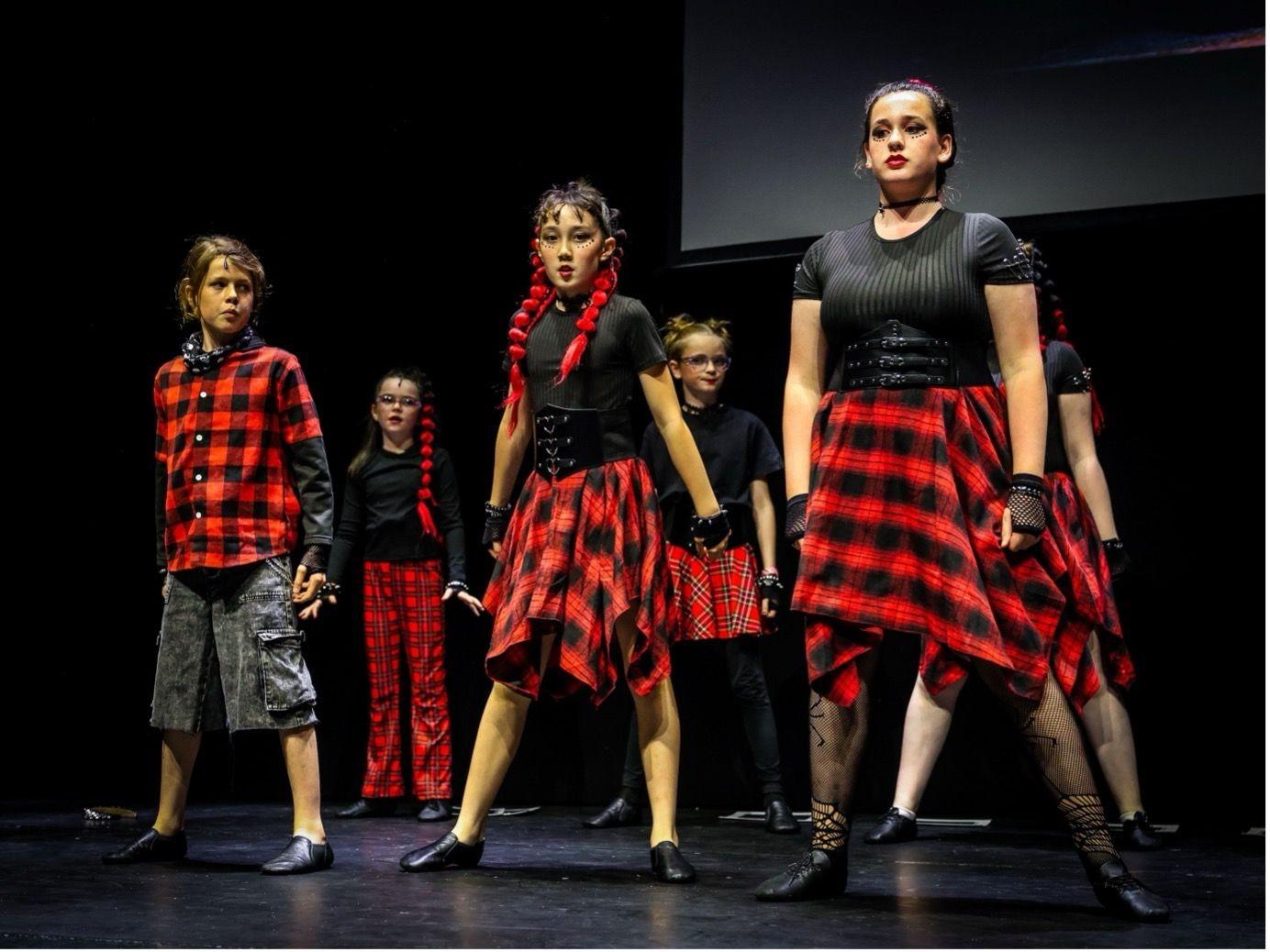 Stagecoach Stirling students shine on West End stage